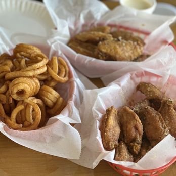 WING ALLEY - Updated August 2025 - 120 Photos & 150 Reviews - 2215 E ...