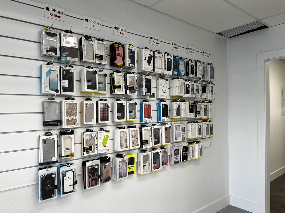 TECH ZONE - Updated October 2025 - 11 Photos - 803 Vandercook Way ...