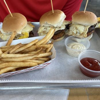 SLIDER INN - DOWNTOWN - Updated November 2025 - 160 Photos & 141 ...