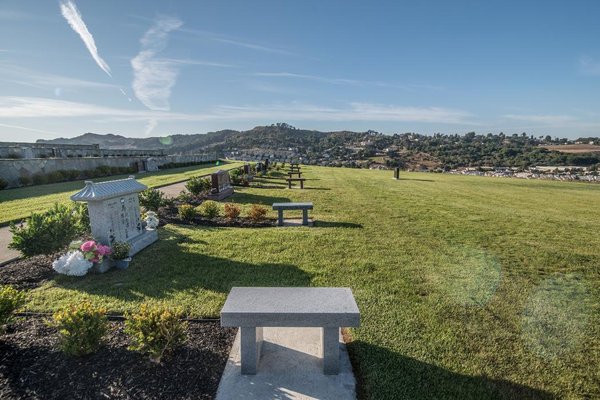 ROLLING HILLS MEMORIAL PARK - 157 Photos & 85 Reviews - 4100 Hilltop Dr ...