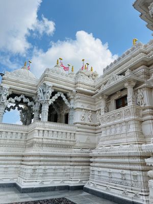 BAPS SHRI SWAMINARAYAN MANDIR, CHICAGO - Updated October 2025 - 261 ...