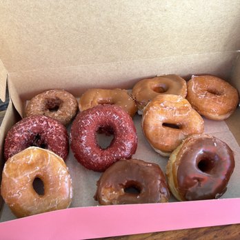 THOMAS DONUT & SNACK SHOP - Updated May 2024 - 551 Photos & 844 Reviews ...