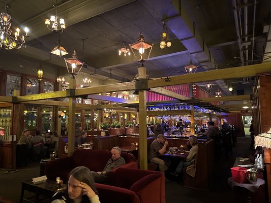 MCMENAMINS TAVERN ON THE SQUARE - Updated December 2025 - 332 Photos ...