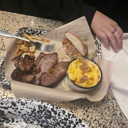 LUCILLE’S SMOKEHOUSE BAR-B-QUE - Updated June 2025 - 2522 Photos & 2504 ...