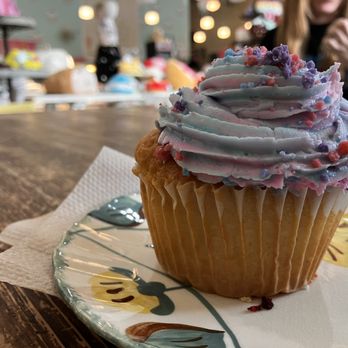 THE FLYING CUPCAKE - Updated December 2025 - 109 Photos & 82 Reviews ...