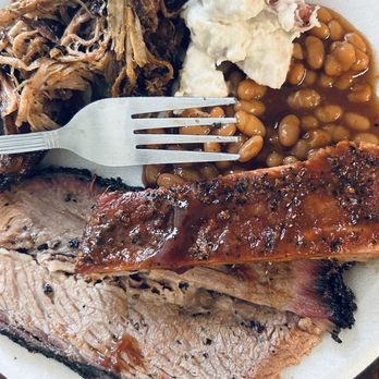 DESTINATION SMOKEHOUSE & EATERY - Updated June 2024 - 832 Photos & 748 ...