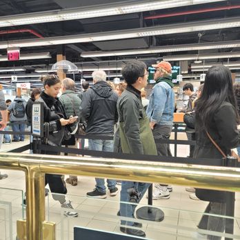 B&H PHOTO VIDEO - ELECTRONICS AND CAMERA STORE - Updated August 2025 ...