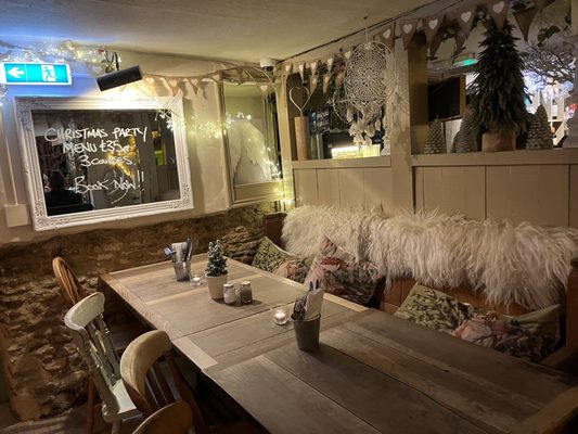 THE TRIGGER POND - Updated July 2025 - 26 Photos - 33 Bicester Road ...