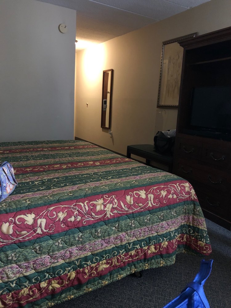 LITITZ INN AND SUITES - Updated November 2025 - 17 Reviews - 613 ...