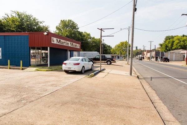 M & M MARTIN MEATS - Updated December 2025 - 13 Photos - 2017 Lee St ...