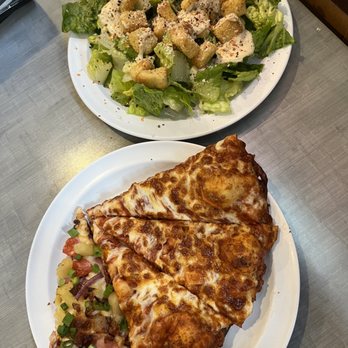 ROUND TABLE PIZZA - Updated December 2025 - 166 Photos & 285 Reviews ...