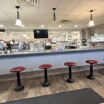 TWO RIVERS FAMILY RESTAURANT - Updated December 2025 - 64 Photos & 49 ...