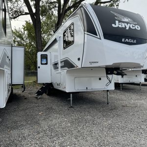 BOB HURLEY RV - Updated October 2025 - 45 Reviews - 2002 W Skelly Dr ...