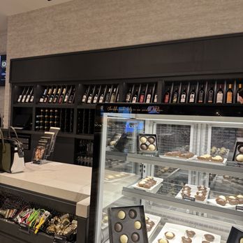 COOPER’S HAWK WINERY & RESTAURANT- WESLEY CHAPEL, FL - Updated May 2025 ...