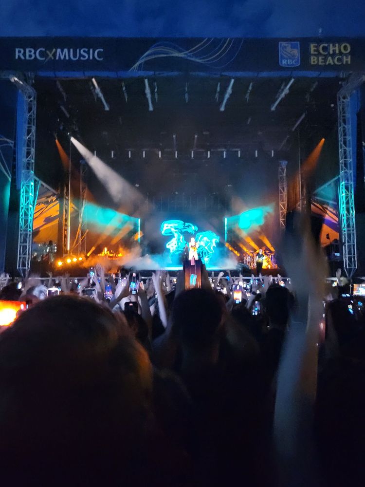 RBC ECHO BEACH - 41 Photos & 11 Reviews - 909 Lakeshore Boulevard W ...