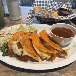 TRES BETOS TAQUERIA - Updated July 2025 - 218 Photos & 173 Reviews ...