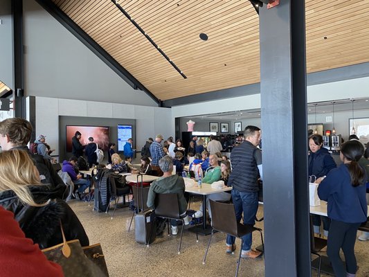 EAGLE COUNTY REGIONAL AIRPORT - EGE - 110 Photos & 54 Reviews - 217 ...