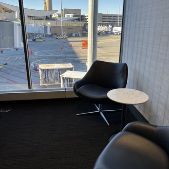 THE LOUNGE - Updated July 2024 - 171 Photos & 150 Reviews - 1 ...