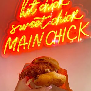MAIN CHICK HOT CHICKEN - 515 Photos & 540 Reviews - 20 E Union St ...