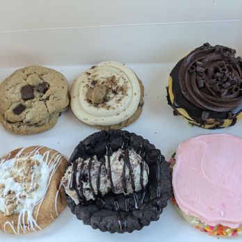 CRUMBL - GOODYEAR - Updated December 2025 - 83 Photos & 122 Reviews ...