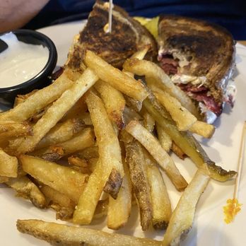 GROUP THERAPY BAR AND GRILL - Updated August 2025 - 51 Photos & 17 ...