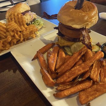 CRAFT BURGER BAR - Updated June 2024 - 378 Photos & 243 Reviews - 2947 ...