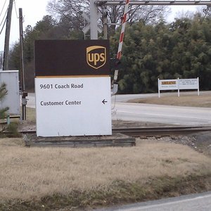 UPS CUSTOMER CENTER - Updated September 2025 - 26 Reviews - 9601 Coach ...