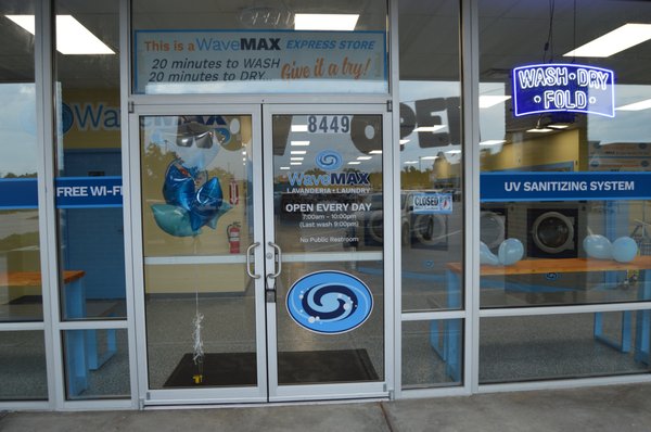 WAVEMAX LAUNDRY - Updated October 2025 - 10 Photos - 8449 Colerain Ave ...