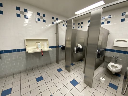 TARGET - 87 Photos & 314 Reviews - Department Stores - 302 NE Northgate ...