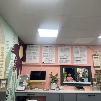 MAIN SQUEEZE - Updated December 2025 - 187 Photos & 261 Reviews - 28 S ...