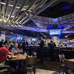 YARD HOUSE - Updated October 2025 - 1628 Photos & 1258 Reviews - 90 El ...