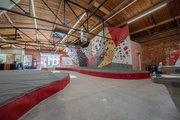 THE SPOT BOULDERING GYM - 44 Photos & 11 Reviews - Rock Climbing - 1235 ...