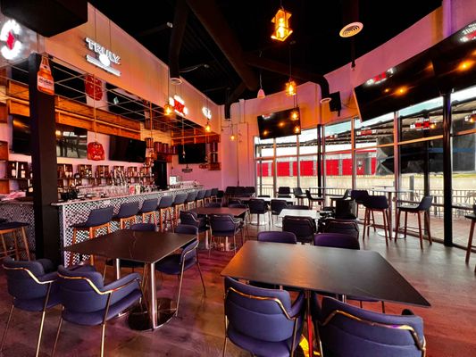 MANTRA RESTAURANT & SPORTS BAR - Updated November 2024 - 31 Photos ...