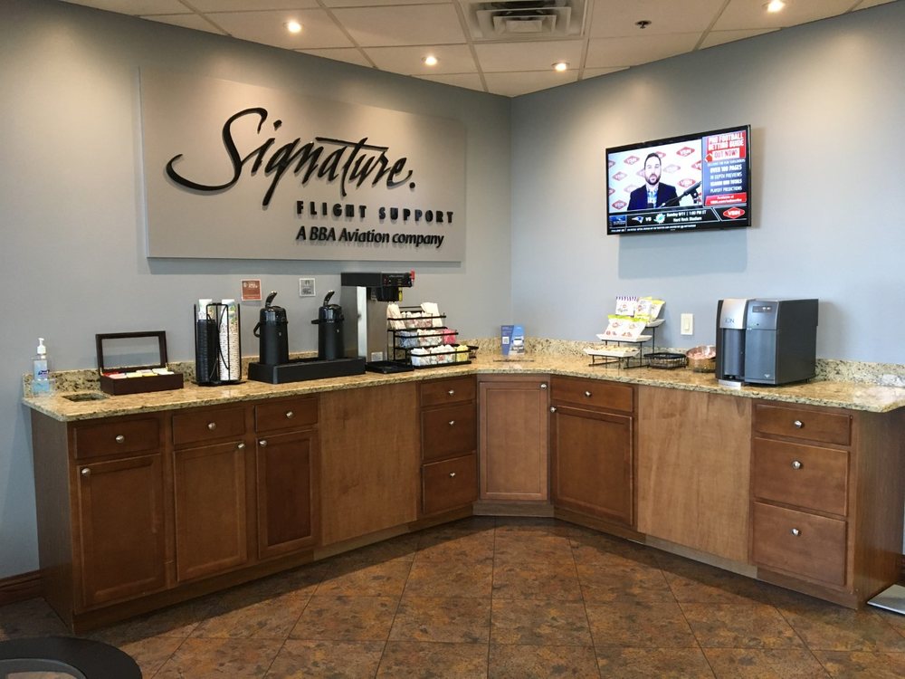 SIGNATURE FLIGHT SUPPORT - Updated July 2025 - 10 Photos - 3550 N ...
