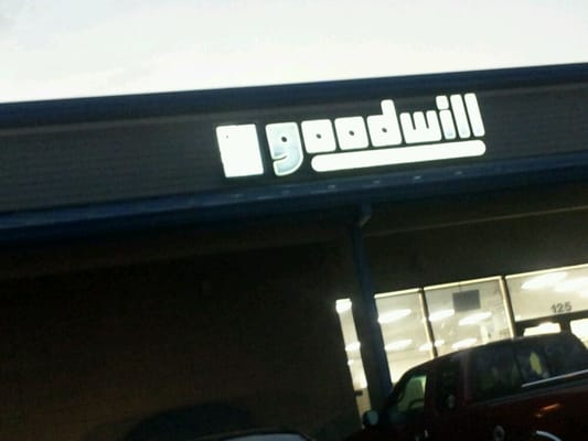 MERS GOODWILL - 11 Photos & 12 Reviews - 125 Commerce Ln, Fairview ...