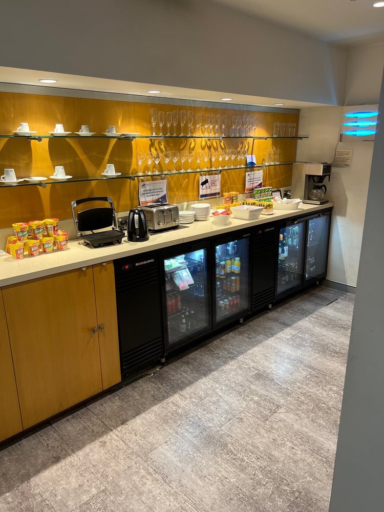 REX LOUNGE - 11 Photos - Airport Dr, Mascot New South Wales, Australia ...