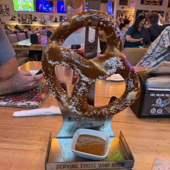 ROCK & BREWS - GRAPEVINE - Updated December 2025 - 304 Photos & 115 ...