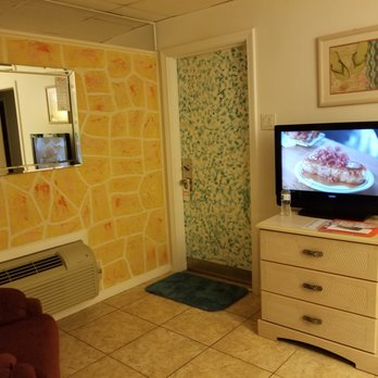 TROPICAL MANOR MOTEL - Updated October 2025 - 39 Photos & 19 Reviews ...