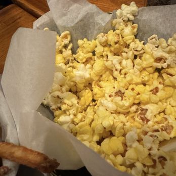 LYONS PUB - Updated October 2025 - 173 Photos & 258 Reviews - 16 S 6th ...