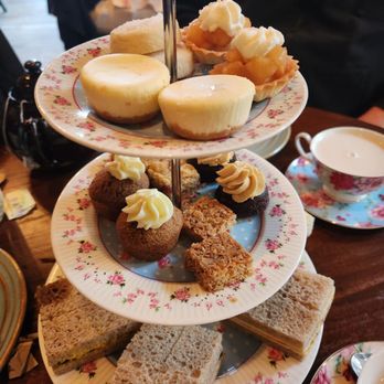 THE DANDELION - Updated June 2024 - 3143 Photos & 2888 Reviews - 124 S ...