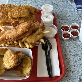 TUGBOAT FISH AND CHIPS - Updated October 2025 - 345 Photos & 502 ...