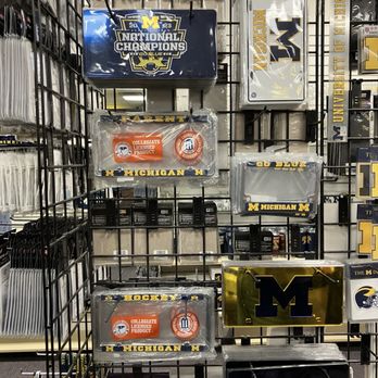 THE M DEN ON CAMPUS - Updated November 2025 - 35 Photos & 32 Reviews ...