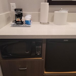 HAMPTON INN & SUITES RENO WEST - 187 Photos & 73 Reviews - Hotels - 900 ...