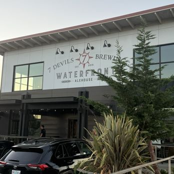 7 DEVILS WATERFRONT ALEHOUSE - Updated December 2025 - 365 Photos & 386 ...