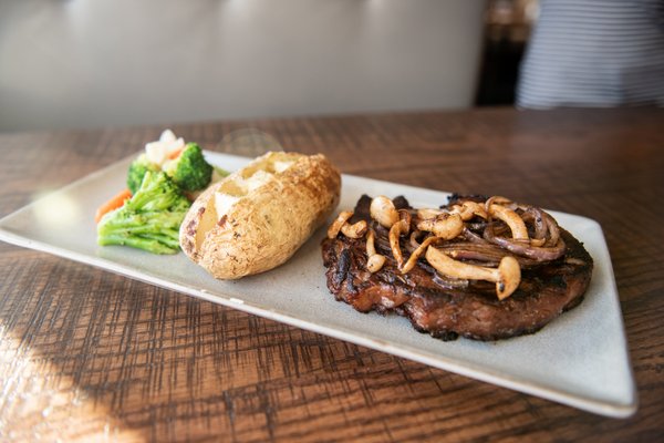 EAST MAIN KITCHEN - 79 Photos & 57 Reviews - American (Traditional ...