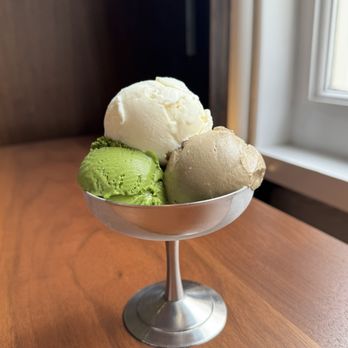 12 MATCHA - Updated 05/2025 - 96 Photos & 24 Reviews - 54 Bond St, New ...