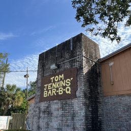 TOM JENKINS B-B-Q - Updated December 2024 - 497 Photos & 1100 Reviews ...