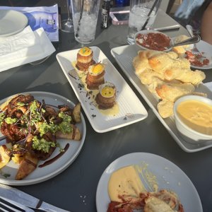 STACKS BAR & GRILL - 399 Photos & 436 Reviews - 175 Lincolnway ...