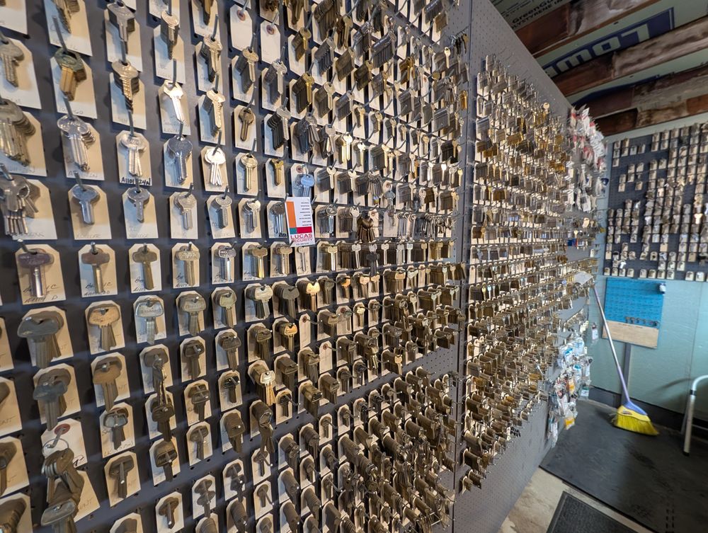 LUCAS SECURITY - Updated August 2025 - 2219 Elm Rd NE, Warren, Ohio ...