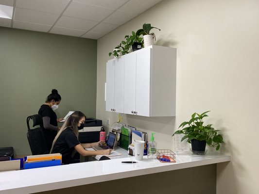 BRUCE LAWRENCE, MD - Updated September 2025 - 10 Photos & 100 Reviews ...